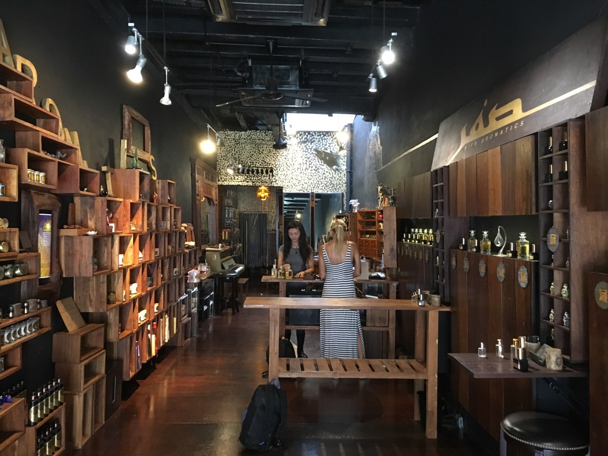 Finding the perfect perfume in Singapore – Hey Loons